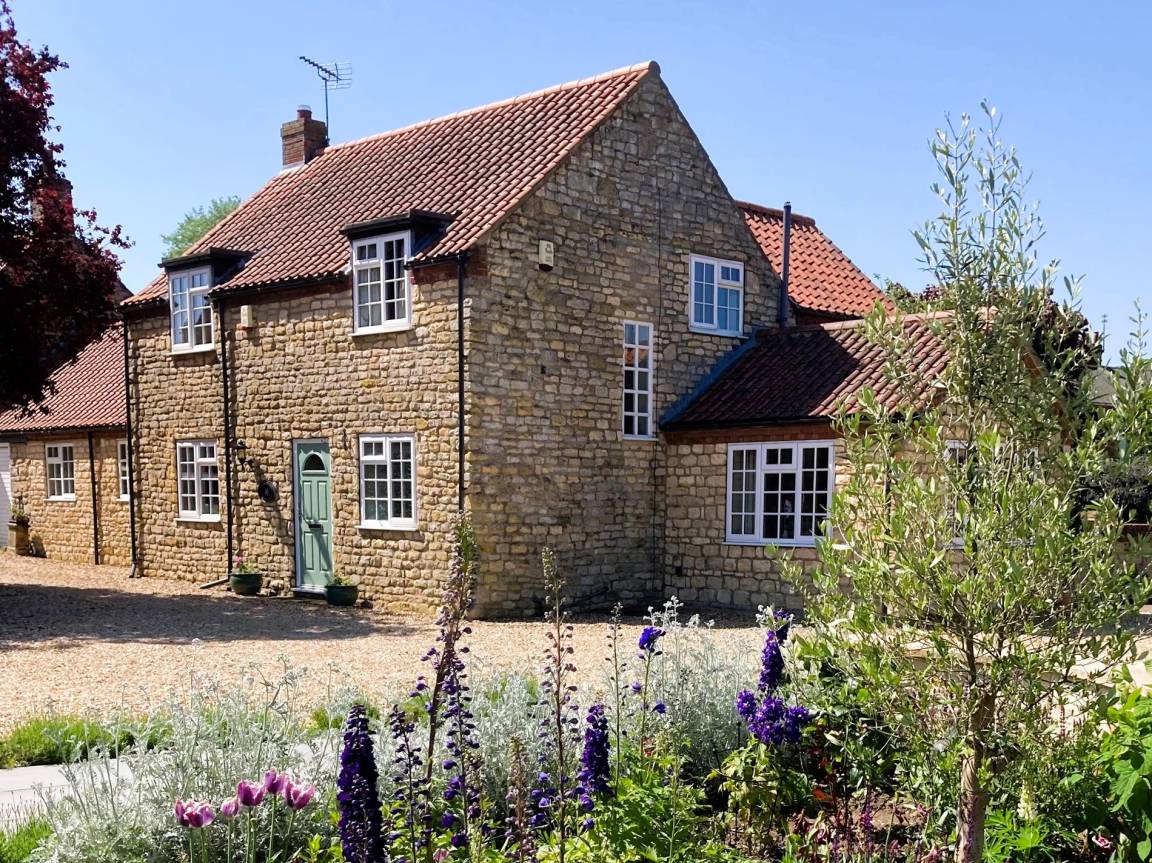 Cottage ∙ 3 Bedrooms ∙ 6 Guests - Lincoln