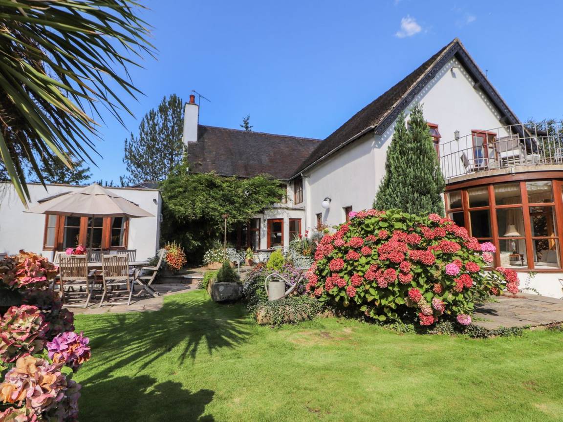Cottage ∙ 5 Bedrooms ∙ 10 Guests - Chester, UK