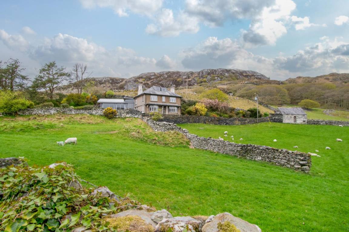 Cottage ∙ 7 Bedrooms ∙ 8 Guests - Dolgellau