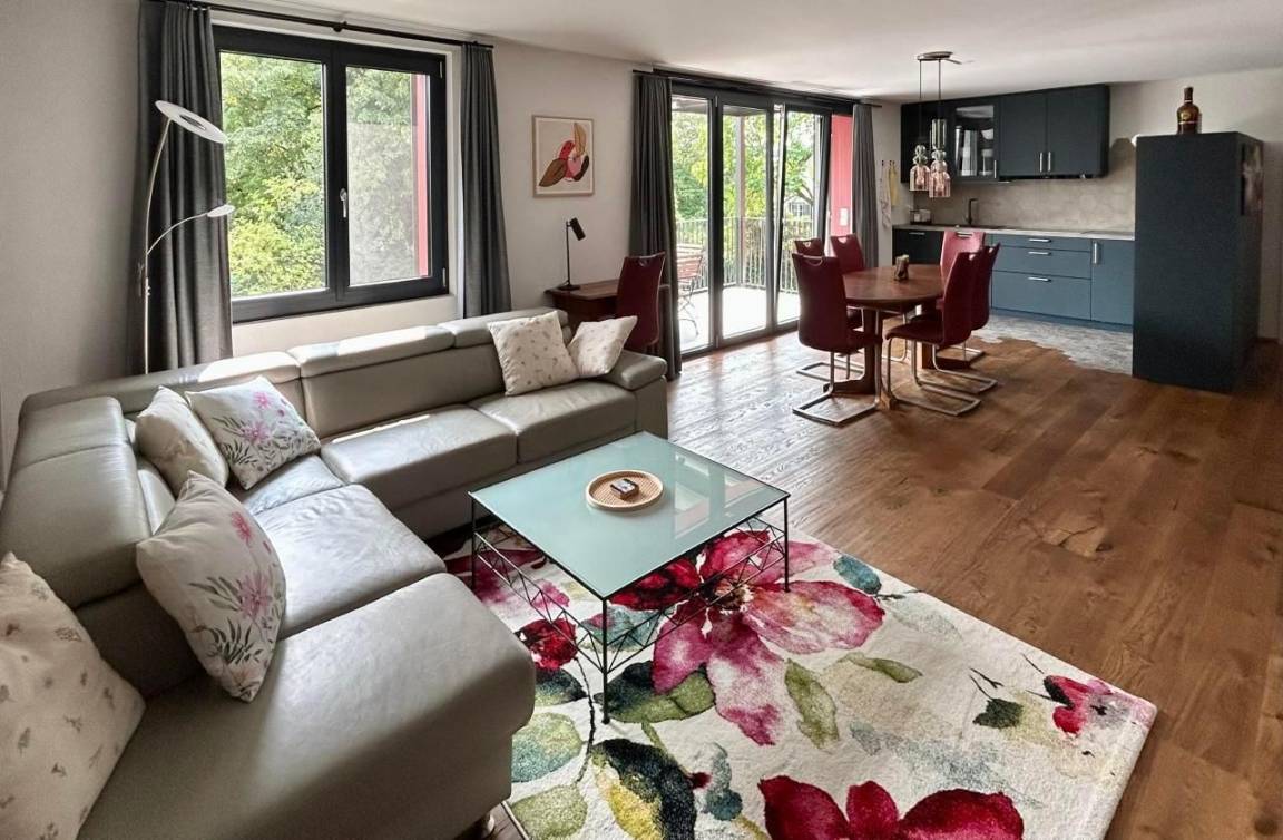 100 M² Ferienwohnung ∙ 2 Schlafzimmer ∙ 6 Gäste - Kanton Thurgau