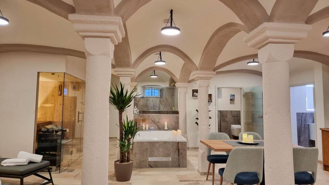 117 M² Ferienwohnung ∙ 1 Schlafzimmer ∙ 4 Gäste - Ansbach