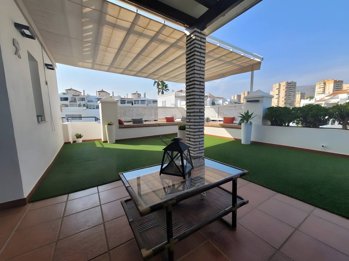 168 M² Appartement ∙ 4 Chambres ∙ 8 Personnes - Roquetas de Mar
