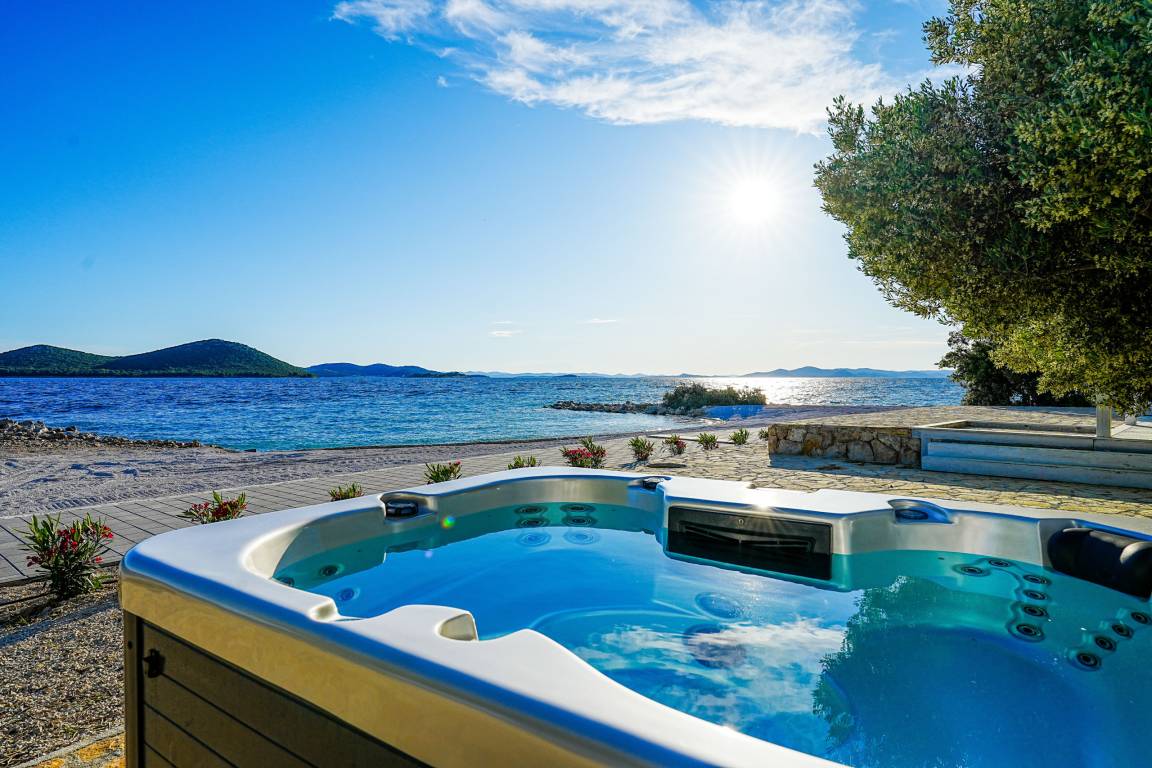 54 M² Villa ∙ 2 Bedrooms ∙ 4 Guests - Murter-Kornati