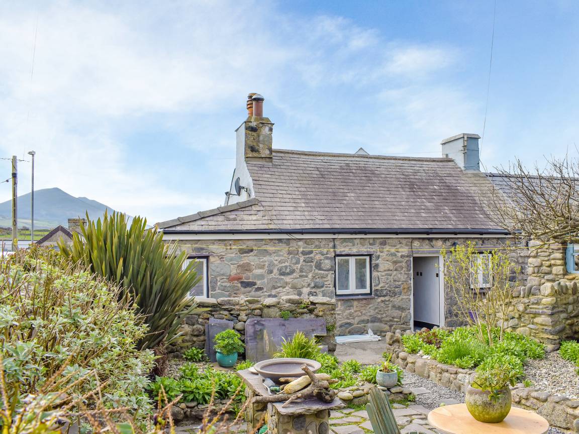 Cottage ∙ 2 Bedrooms ∙ 4 Guests - Anglesey