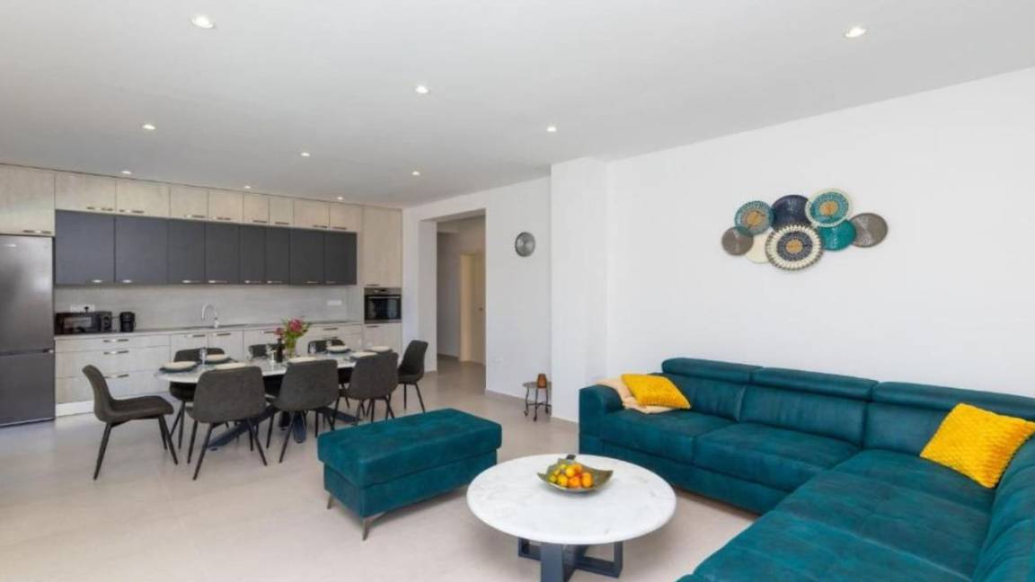 160 M² House ∙ 4 Bedrooms ∙ 8 Guests - Brist
