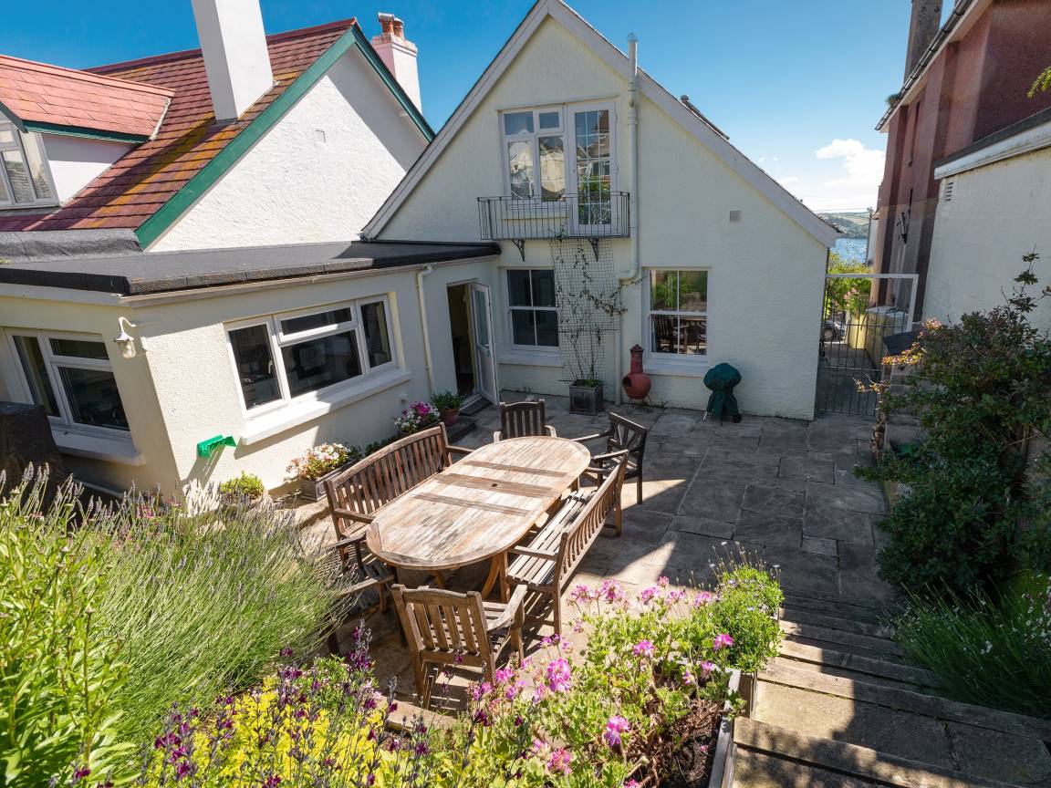 Cottage ∙ 5 Bedrooms ∙ 8 Guests - Salcombe