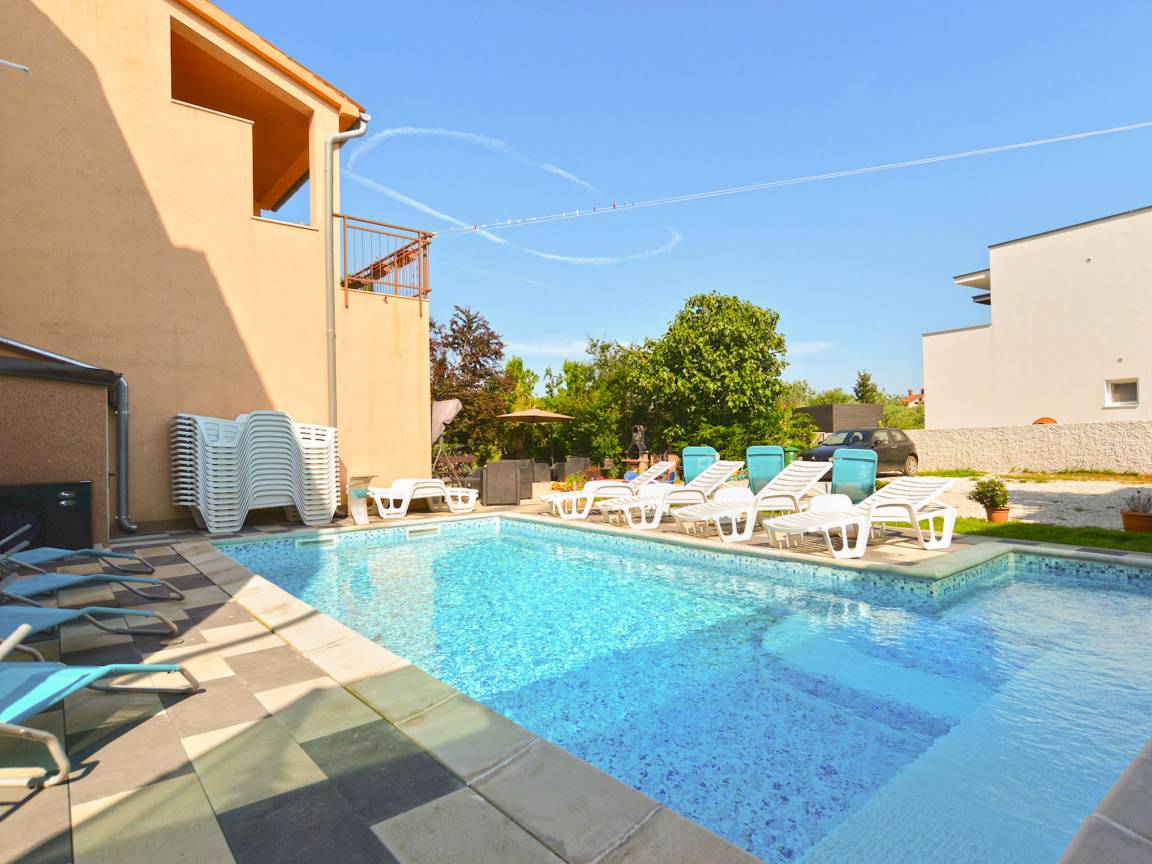 75 M² Apartament ∙ 1 Sypialnia ∙ 8 Gości - Peroj