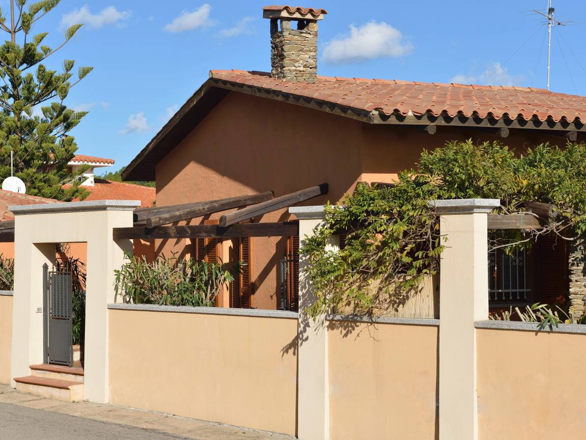 70 M² Villa ∙ 3 Bedrooms ∙ 6 Guests - Golfo Aranci