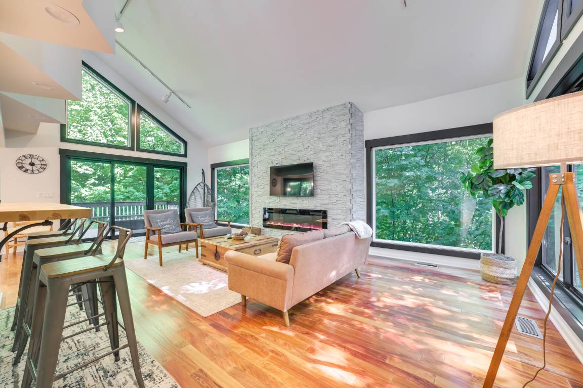 174 M² House ∙ 3 Bedrooms ∙ 8 Guests - Harbor Springs, MI