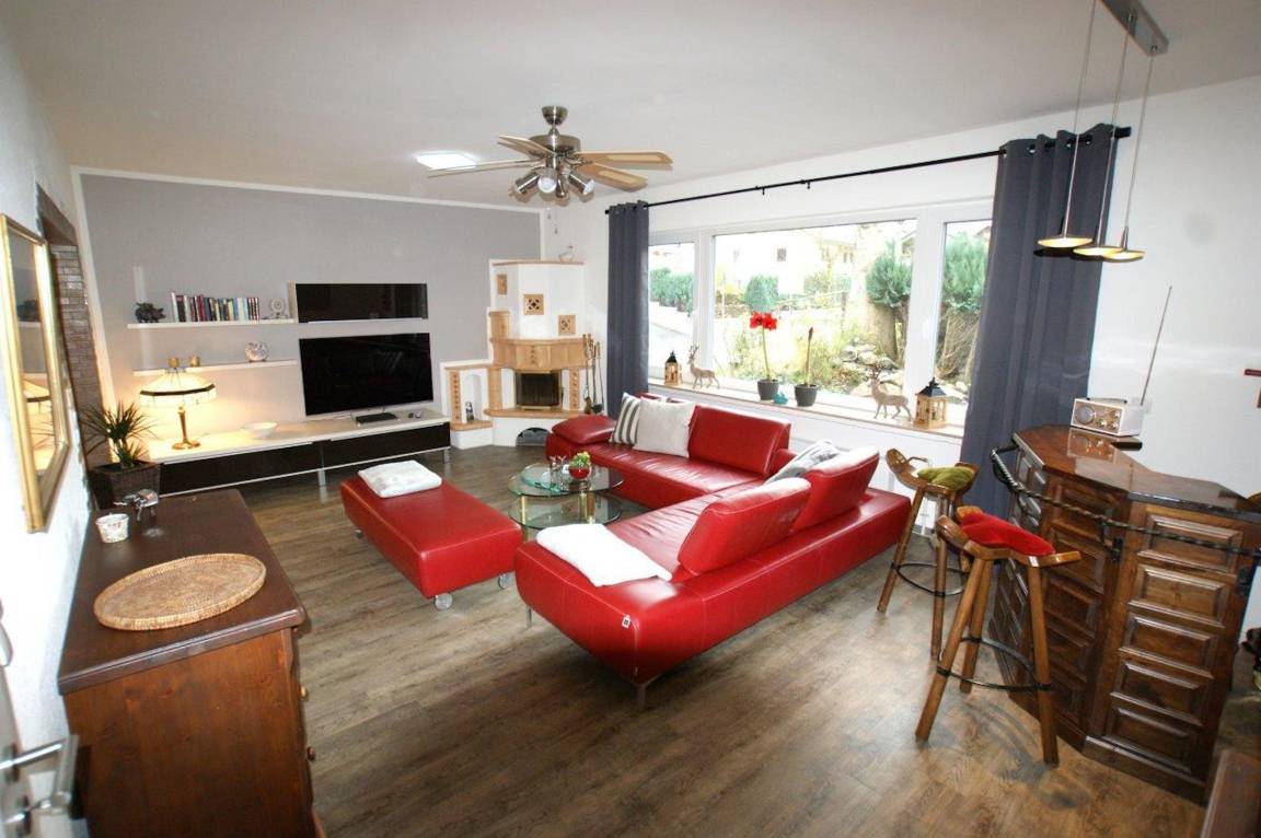 120 M² Talo ∙ 2 Makuuhuonetta ∙ 4 Vierasta - Erbach