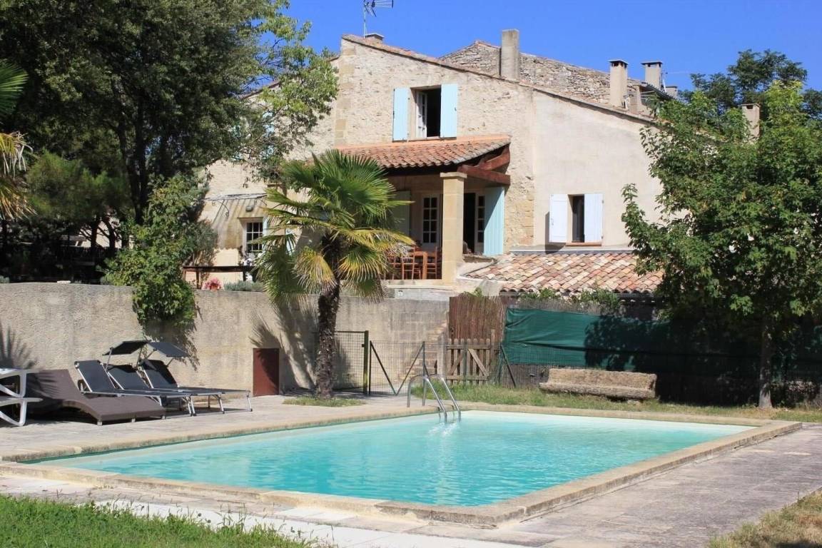 200 M² Maison De Vacances ∙ 4 Chambres ∙ 9 Personnes - Rognes