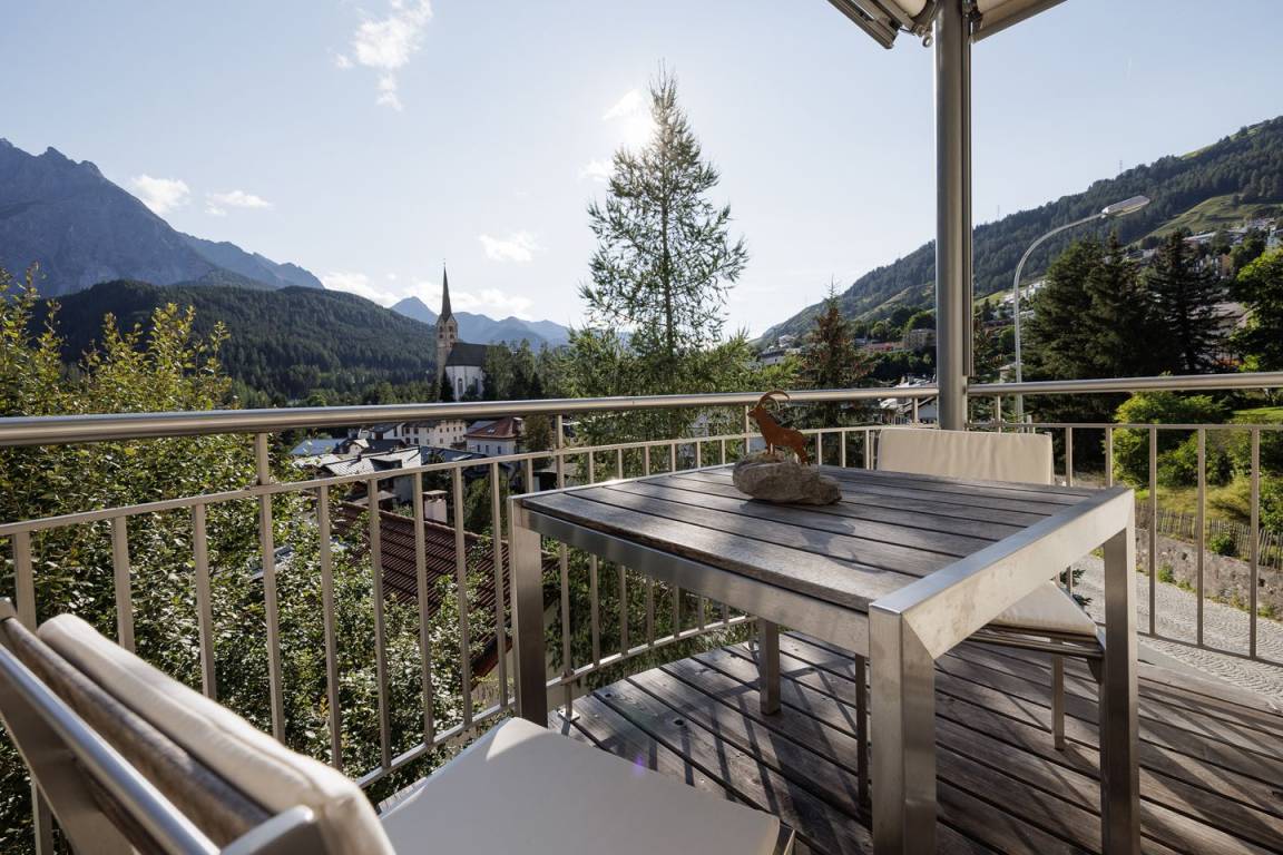 98 M² Appartement ∙ 2 Chambres ∙ 4 Personnes - Ardez