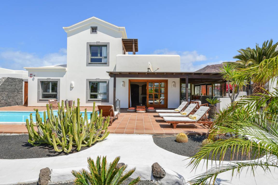 150 M² Villa ∙ 3 Slaapkamers ∙ 6 Gasten - Playa Blanca