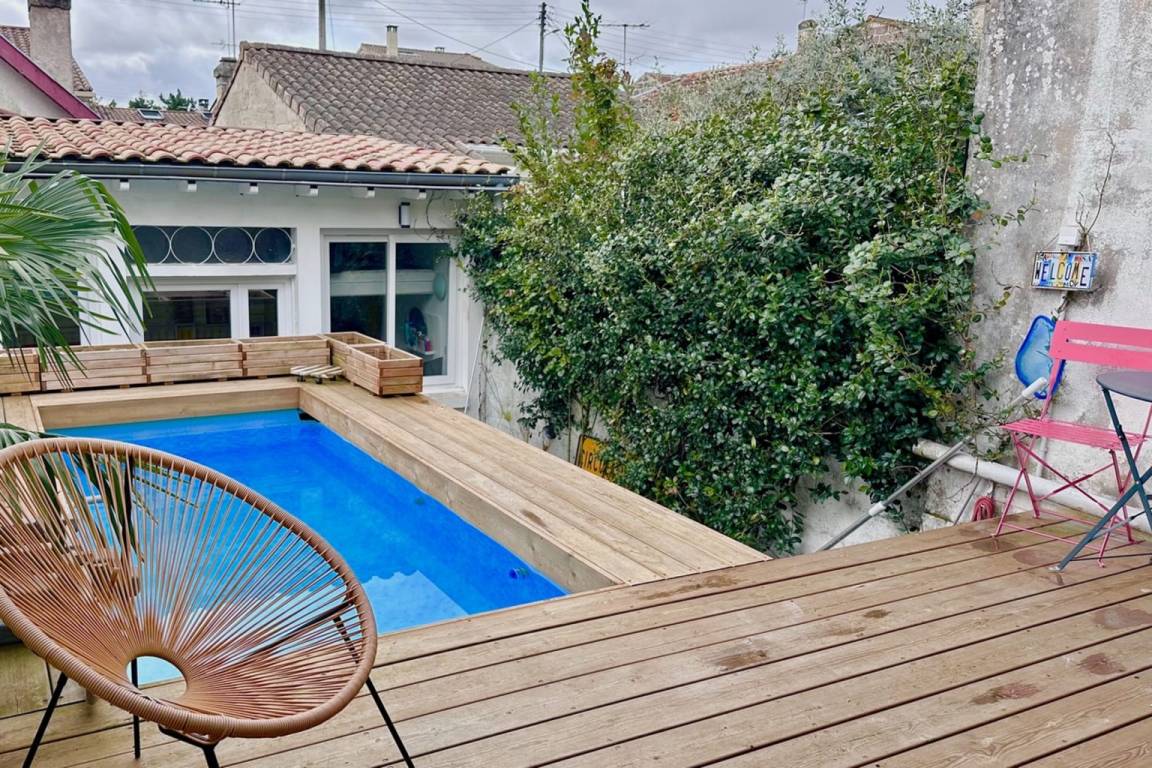 90 M² Maison De Vacances ∙ 4 Chambres ∙ 8 Personnes - Mérignac