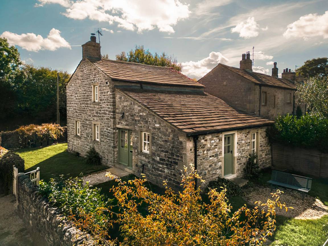 Cottage ∙ 2 Bedrooms ∙ 4 Guests - Cononley