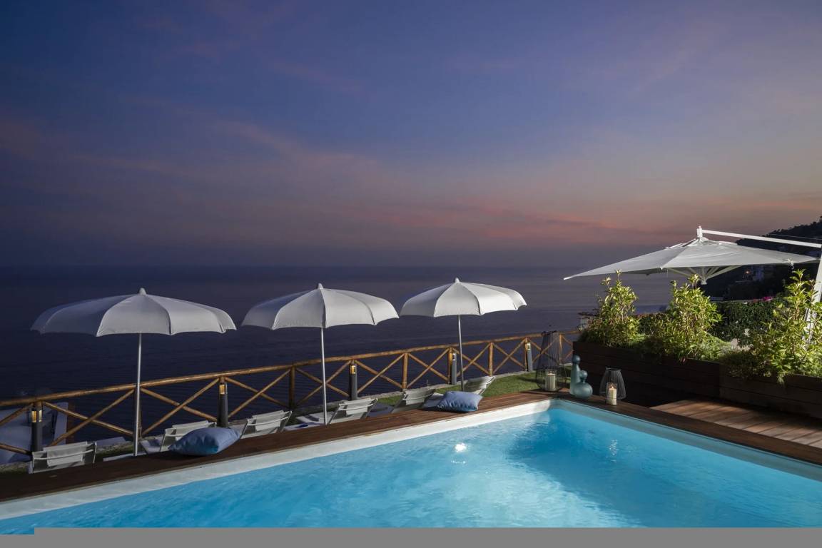 300 M² Apartamento ∙ 5 Quartos ∙ 10 Hóspedes - Positano