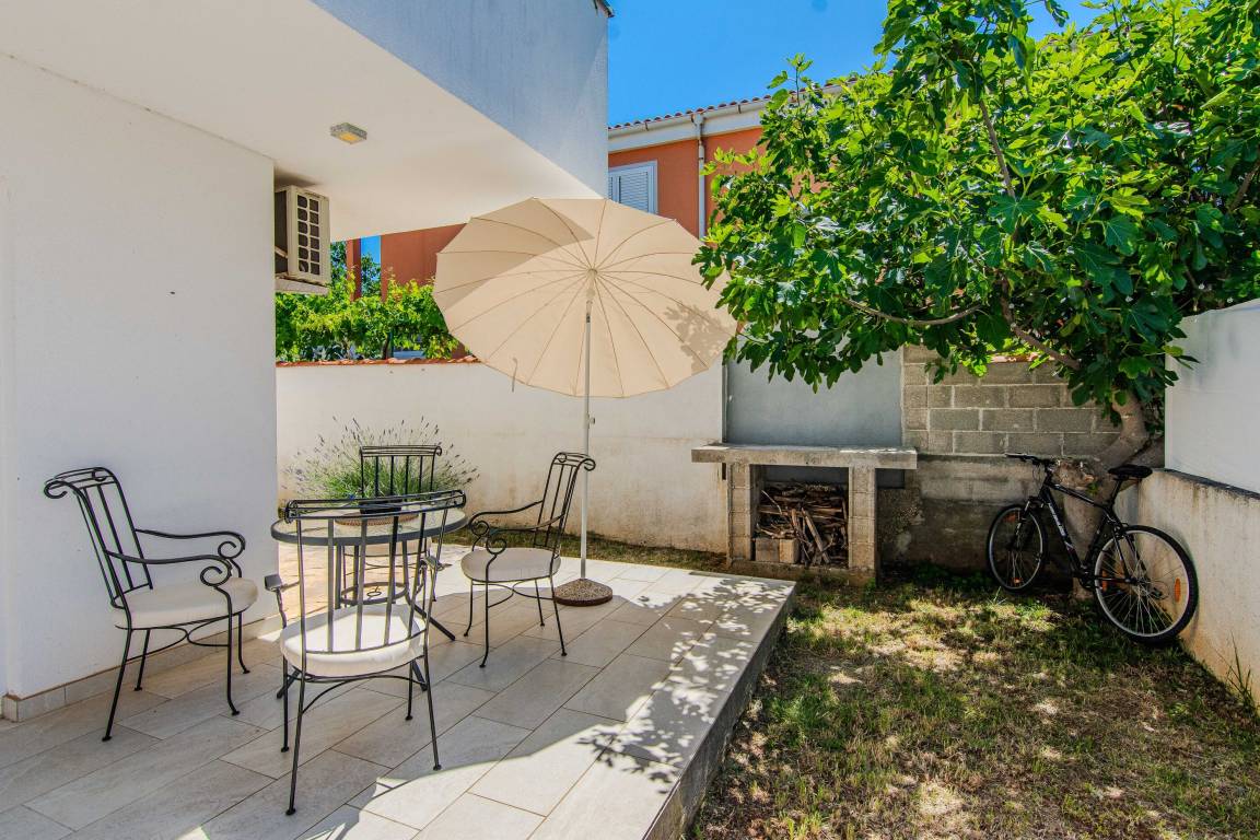 35 M² Ferienhaus ∙ 1 Schlafzimmer ∙ 4 Gäste - Vir, Kroatien