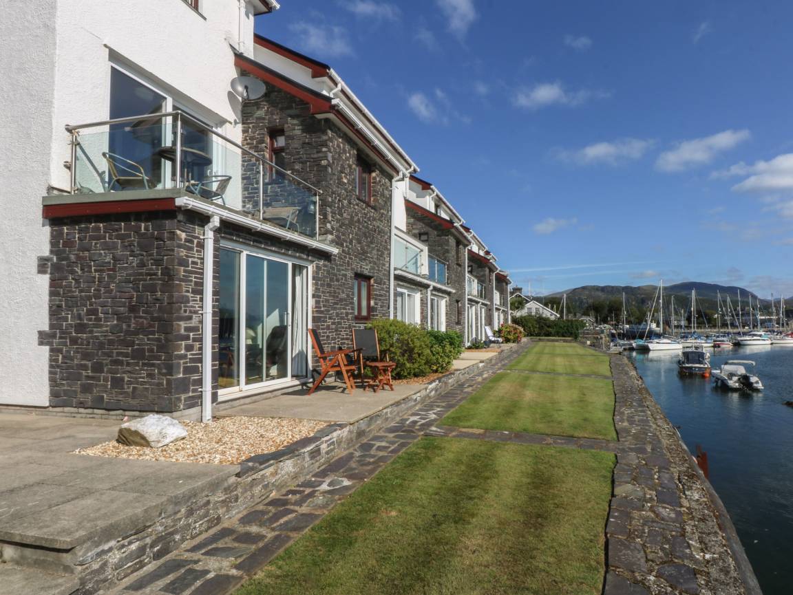 Mökki ∙ 2 Makuuhuonetta ∙ 4 Vierasta - Porthmadog