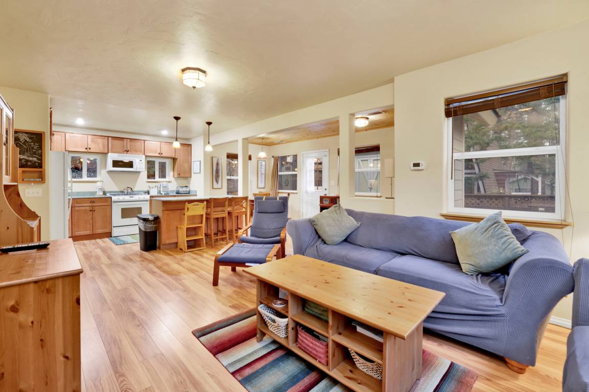 127 M² Cabin ∙ 3 Bedrooms ∙ 7 Guests - Big Bear Lake, CA
