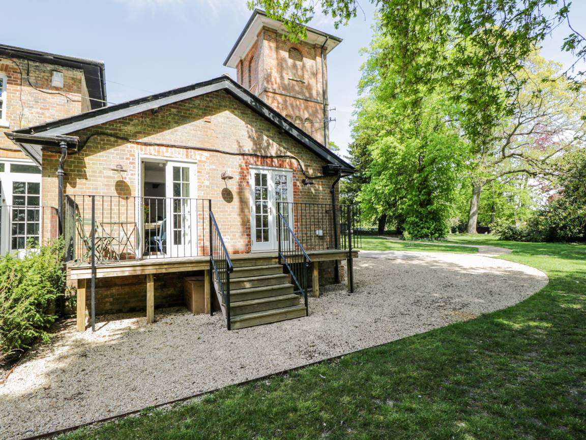 Cottage ∙ 2 Bedrooms ∙ 4 Guests - Highclere