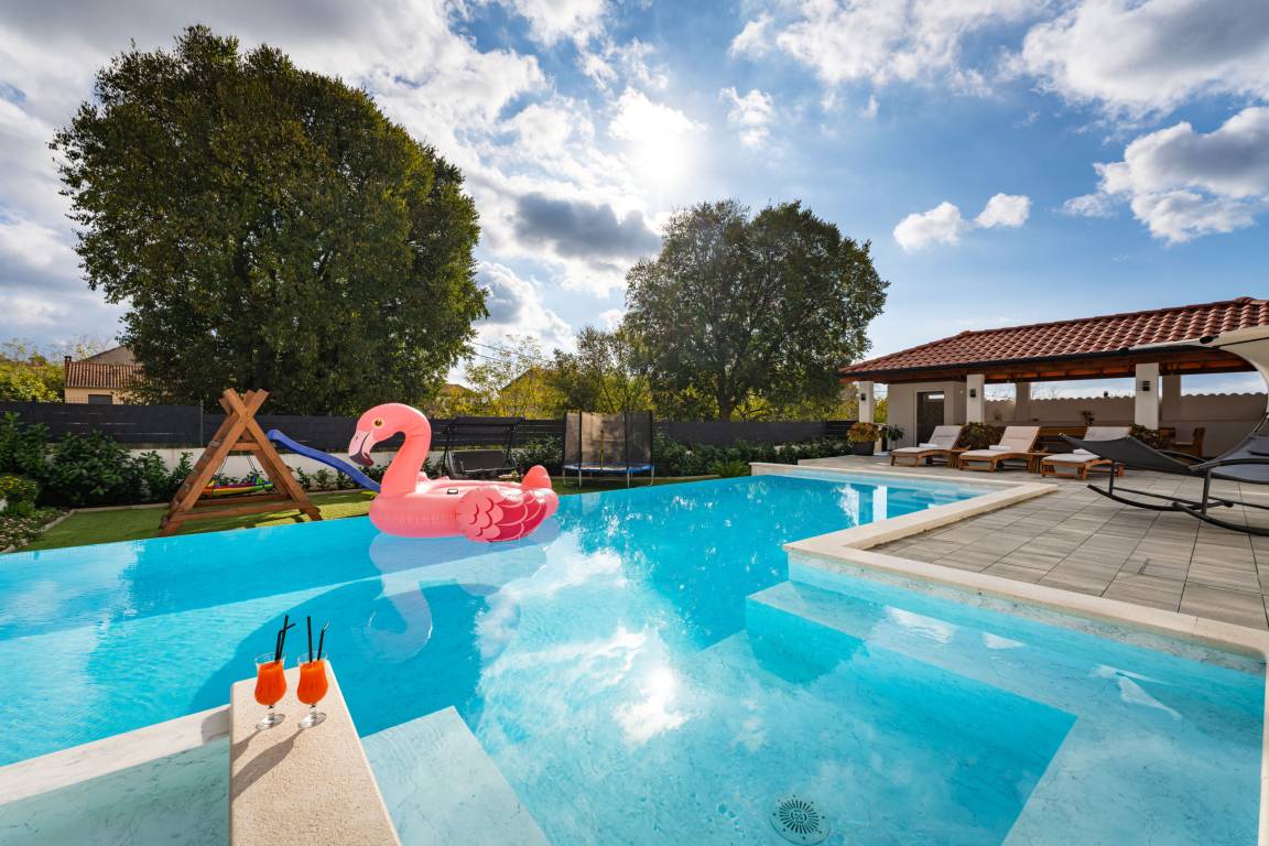 100 M² Apartment ∙ 2 Bedrooms ∙ 5 Guests - Sukošan