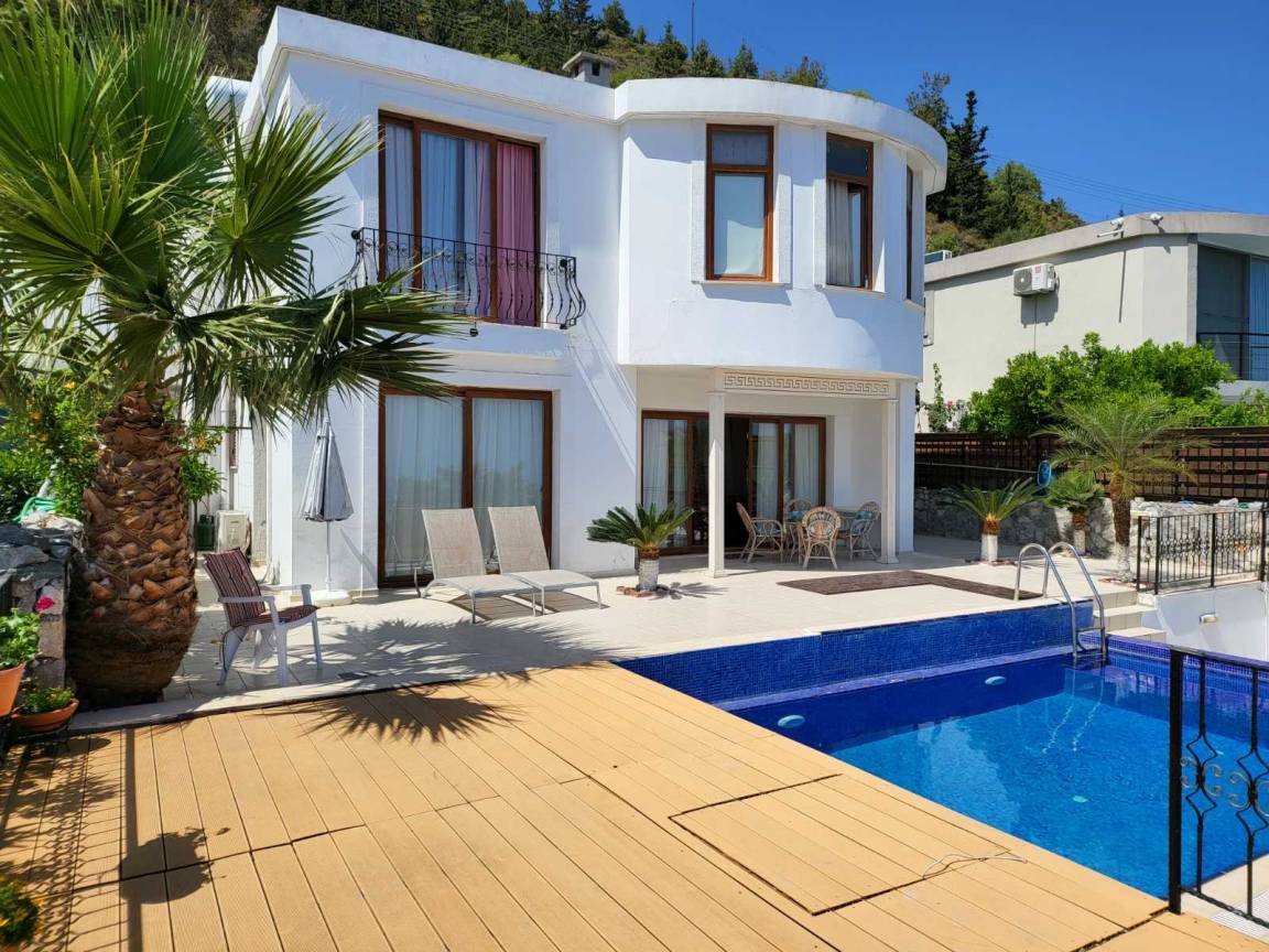 Villa ∙ 4 Schlafzimmer ∙ 6 Gäste - Kyrenia