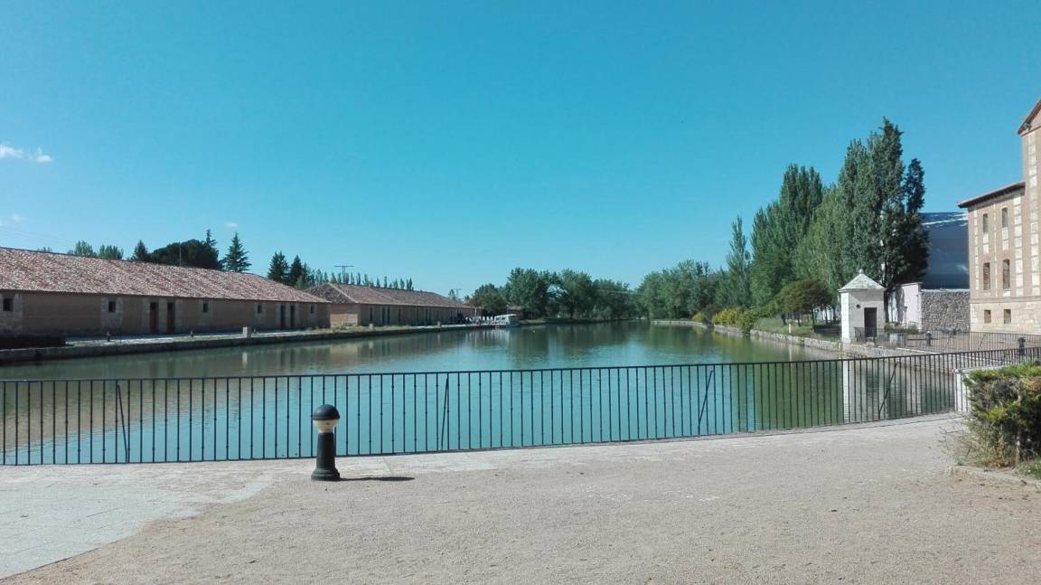 200 M² Casa ∙ 5 Habitaciones ∙ 10 Huéspedes - Villalón de Campos