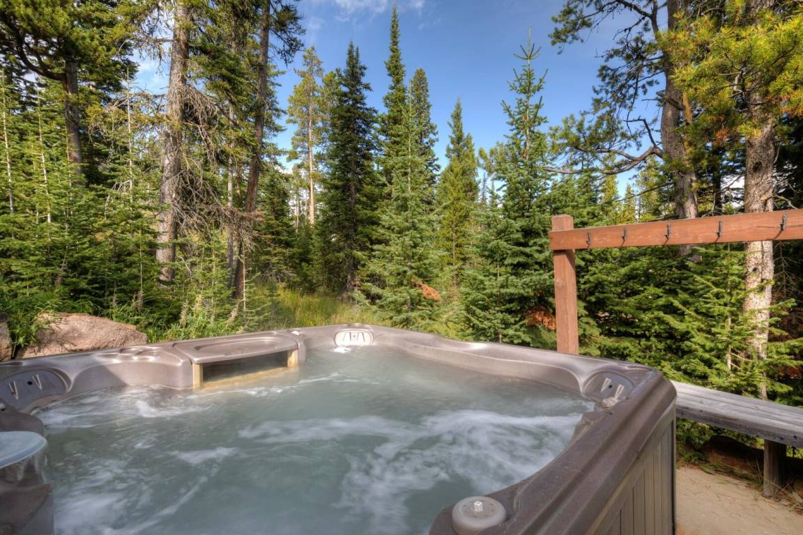 House ∙ 4 Bedrooms ∙ 12 Guests - Big Sky, MT
