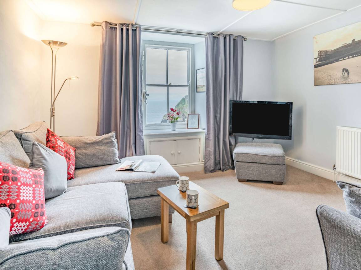 Cottage ∙ 4 Bedrooms ∙ 8 Guests - Tenby