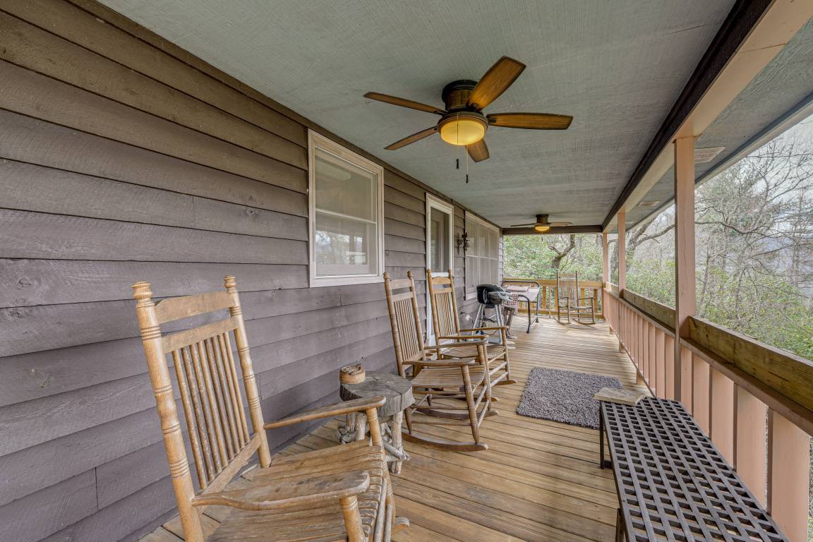 111 M² House ∙ 1 Bedroom ∙ 4 Guests - Hiawassee, GA