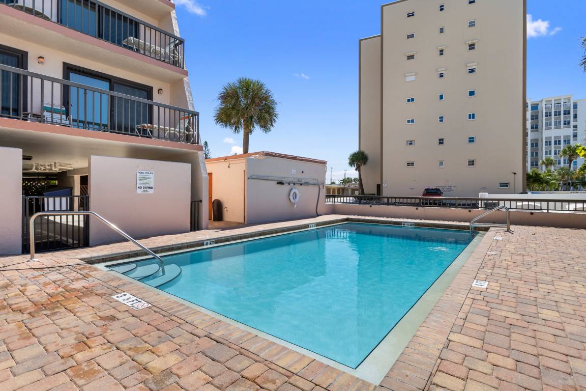 106 M² Condo ∙ 2 Bedrooms ∙ 6 Guests - St. Pete Beach, FL