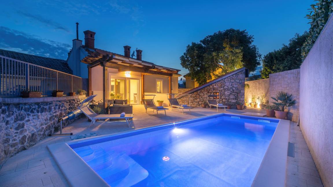 200 M² Villa Vacanza ∙ 4 Camere Da Letto ∙ 10 Ospiti - Novi