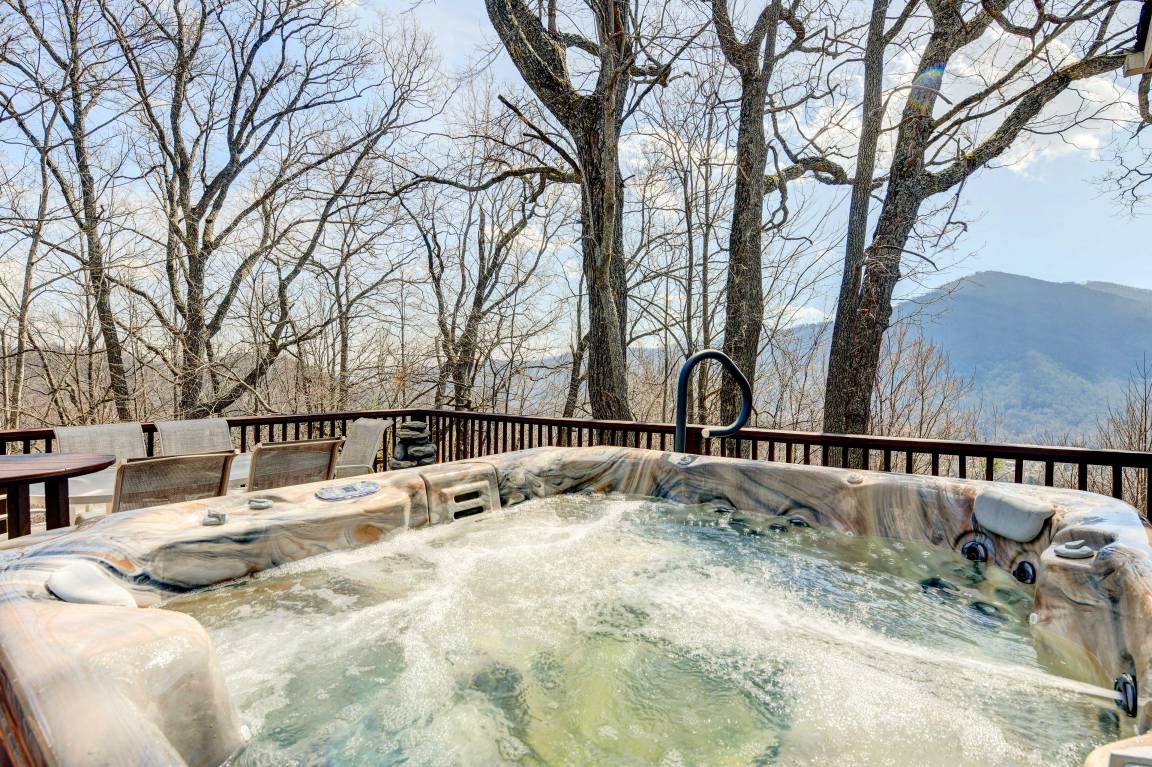 278 M² House ∙ 3 Bedrooms ∙ 14 Guests - Maggie Valley, NC