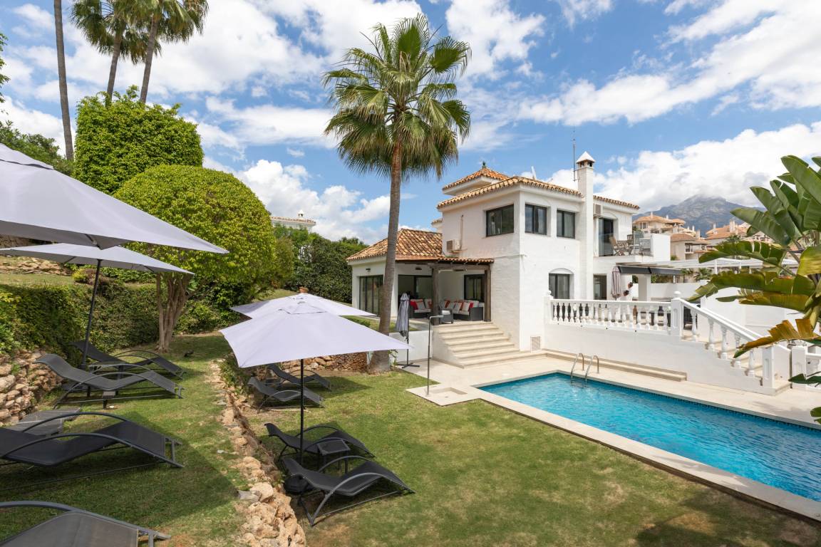 235 M² Villa ∙ 4 Bedrooms ∙ 8 Guests - Marbella