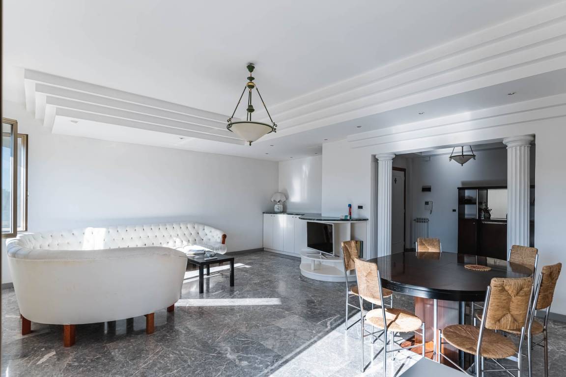 180 M² Appartement ∙ 4 Chambres ∙ 8 Personnes - Pescara