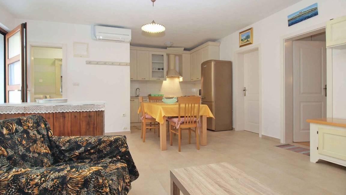 60 M² Apartment ∙ 2 Bedrooms ∙ 4 Guests - Banjole
