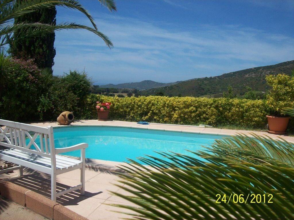 170 M² Huis ∙ 4 Slaapkamers ∙ 10 Gasten - Alata