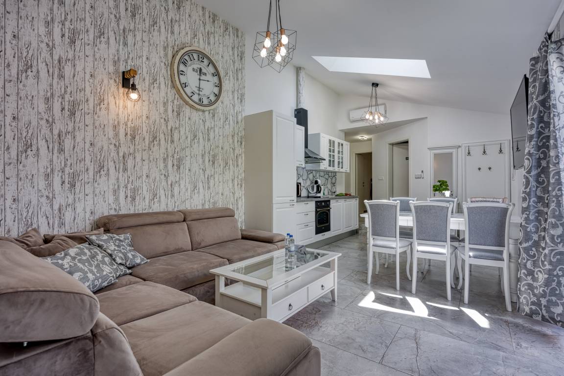 65 M² Appartement ∙ 2 Slaapkamers ∙ 5 Gasten - Triëst