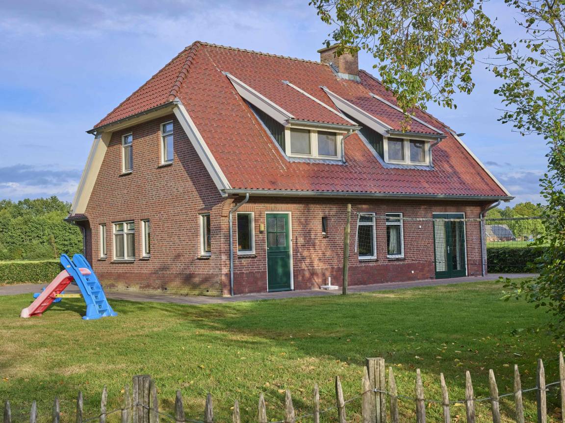 175 M² Huis ∙ 6 Slaapkamers ∙ 13 Gasten - Borculo