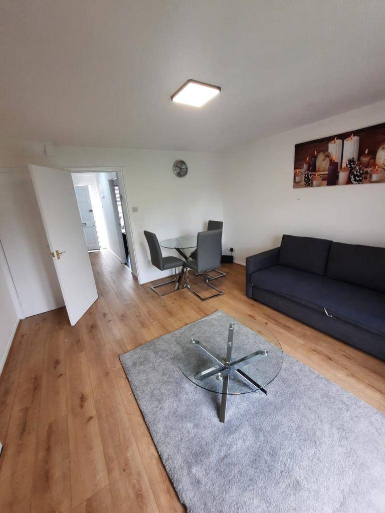 55 M² House ∙ 2 Bedrooms ∙ 4 Guests - Londra