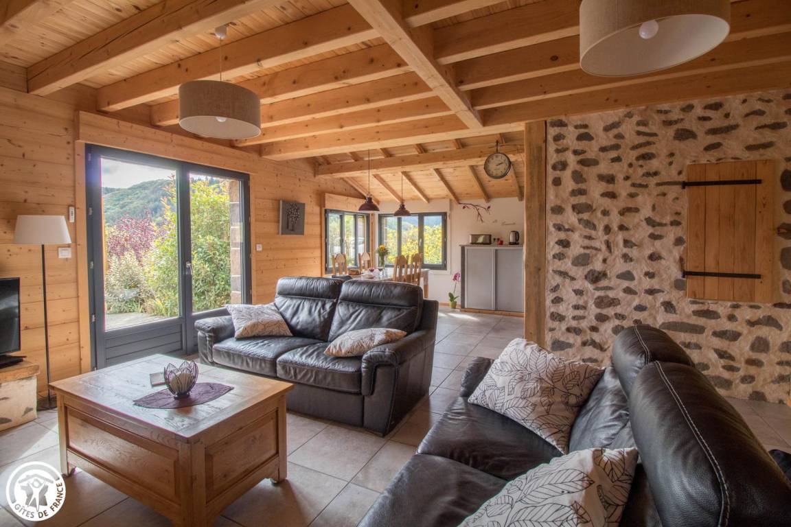 88 M² Gîte ∙ 3 Chambres ∙ 6 Personnes - Murol