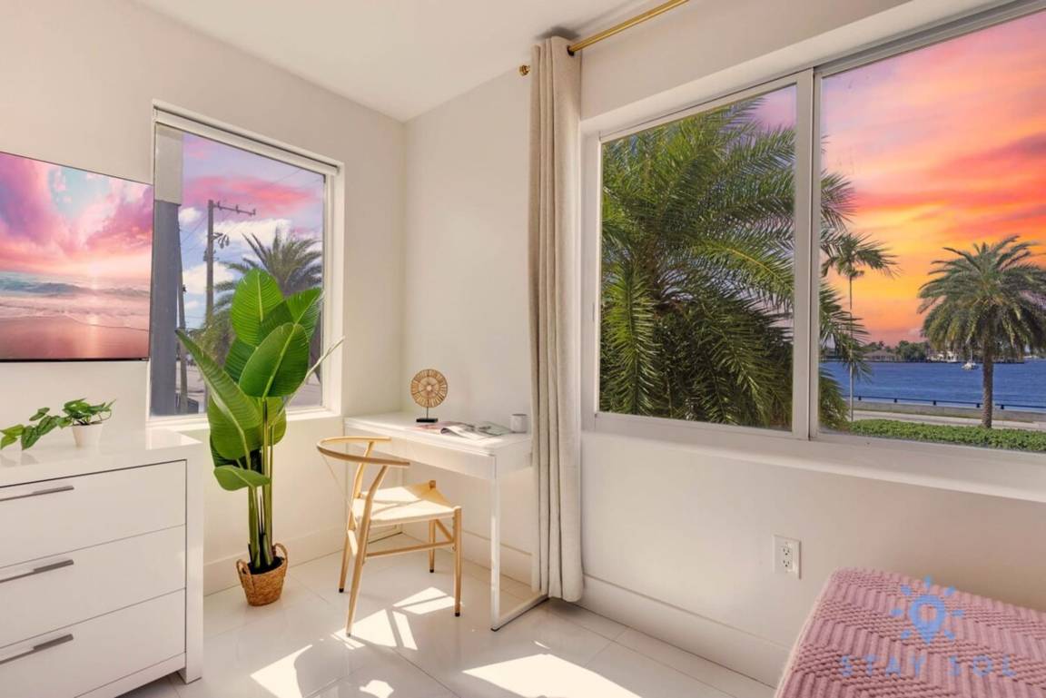 Apartment ∙ 2 Bedrooms ∙ 6 Guests - Hollywood Beach, Hollywood