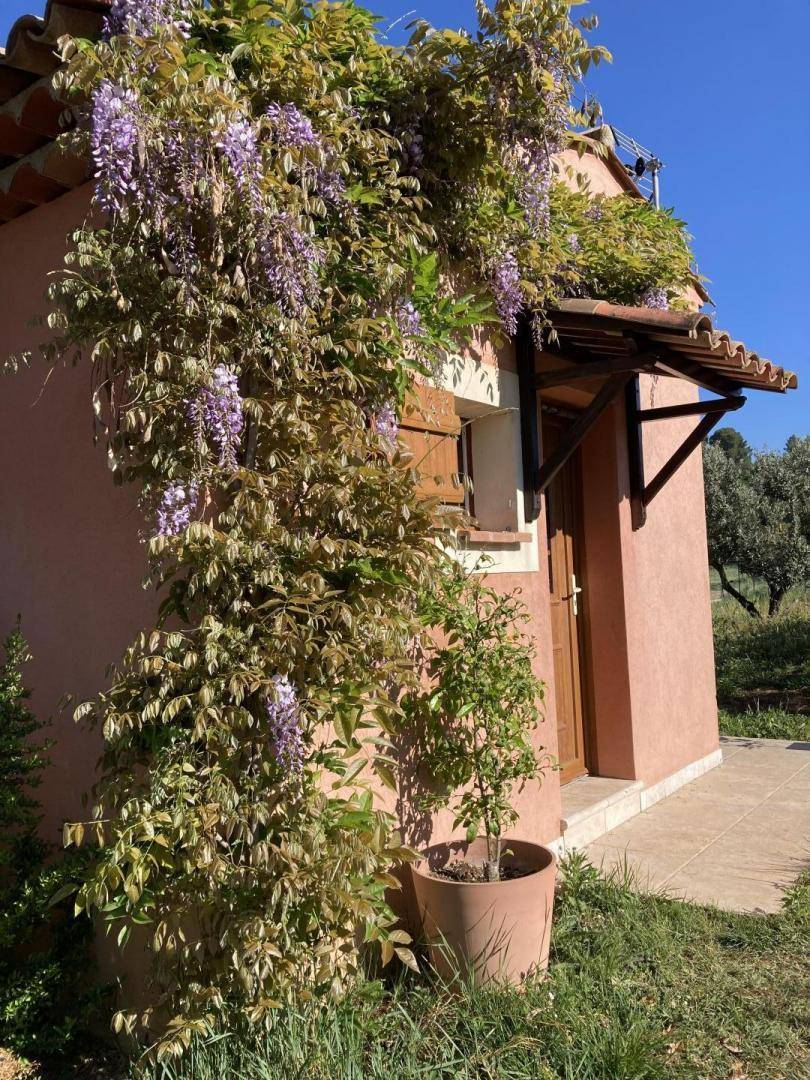 30 M² Gîte ∙ 1 Chambre ∙ 2 Personnes - Villecroze