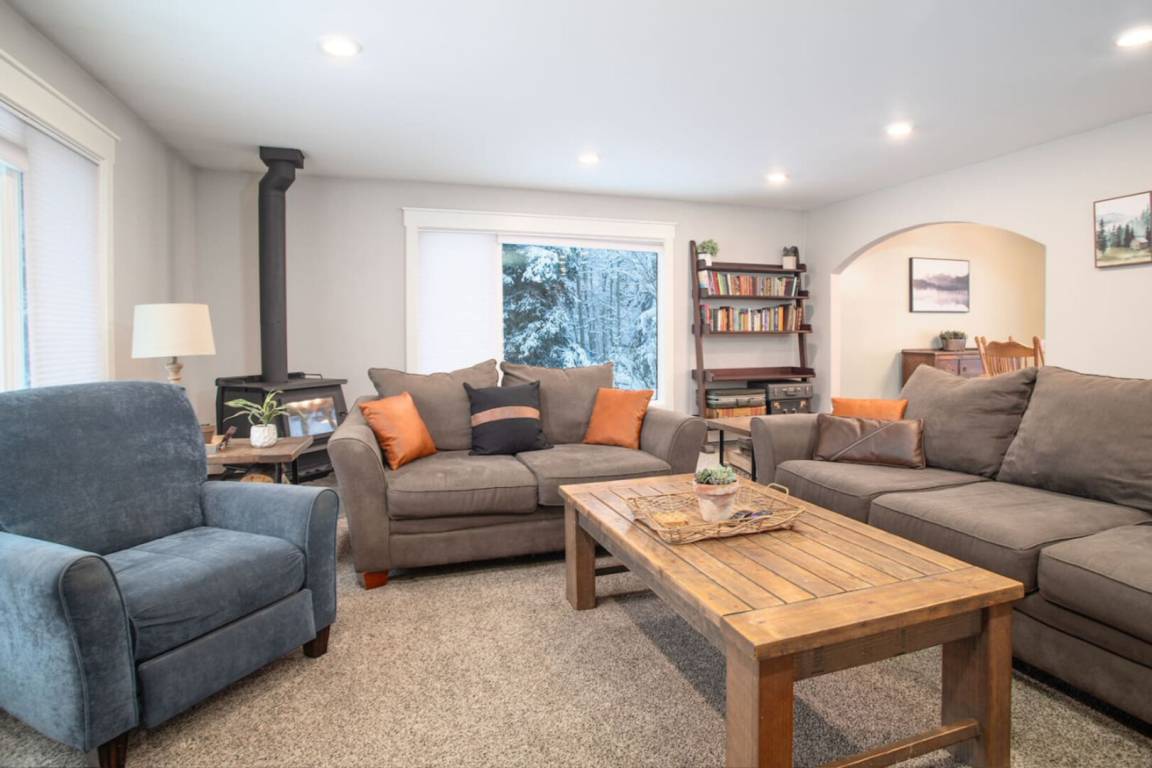 232 M² House ∙ 5 Bedrooms ∙ 12 Guests - Fairbanks, AK