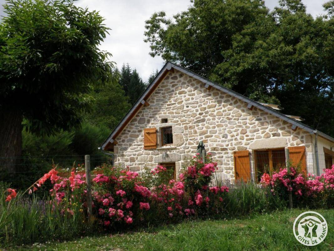 75 M² Gîte ∙ 2 Chambres ∙ 4 Personnes - Corrèze