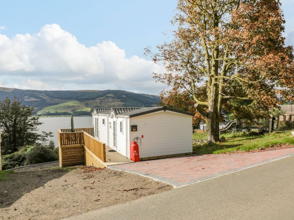Cottage ∙ 2 Bedrooms ∙ 4 Guests - Loch Lomond
