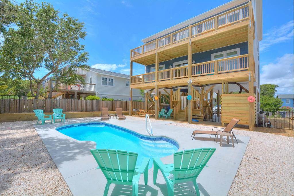 House ∙ 5 Bedrooms ∙ 16 Guests - Oak Island, NC