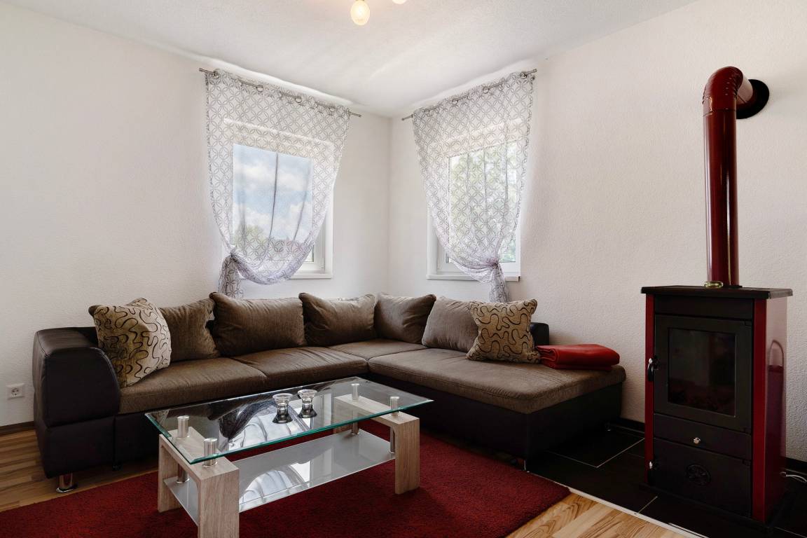 87 M² Ferienhaus ∙ 2 Schlafzimmer ∙ 7 Gäste - Alpirsbach