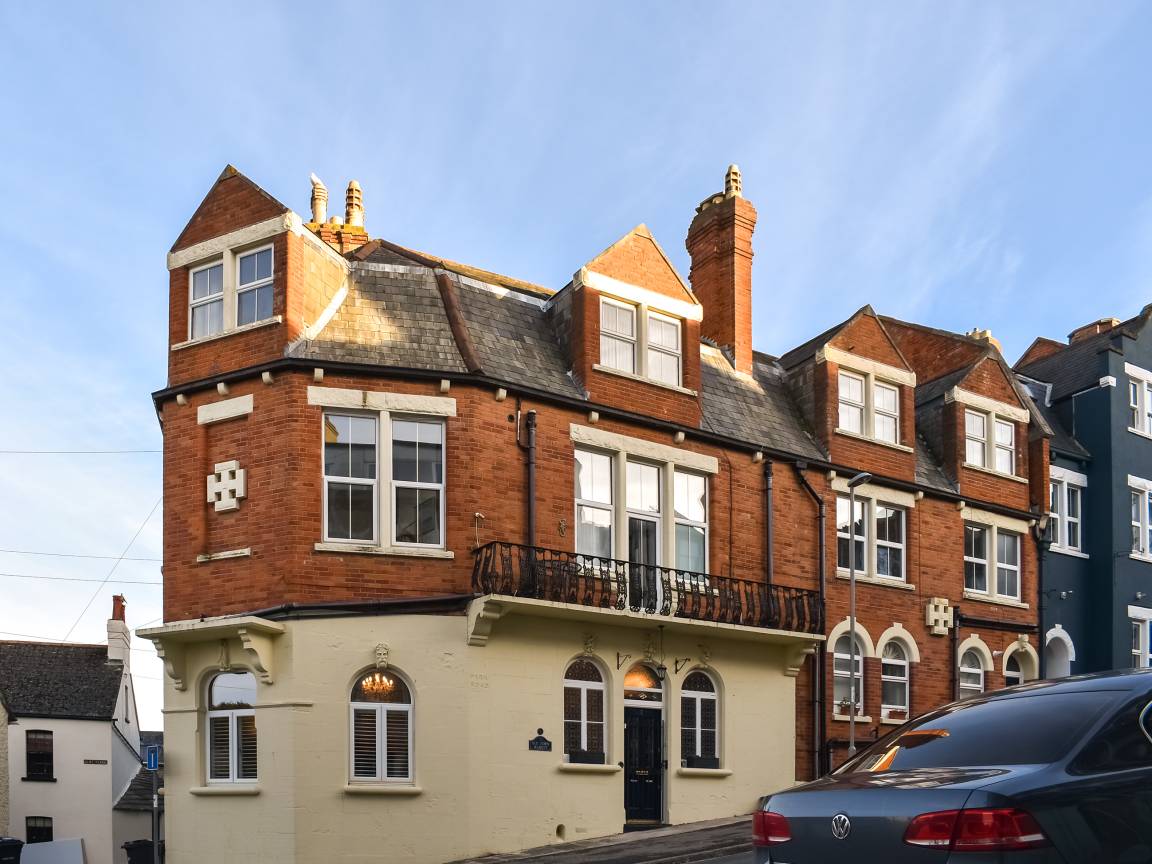 Cottage ∙ 6 Bedrooms ∙ 12 Guests - Swanage