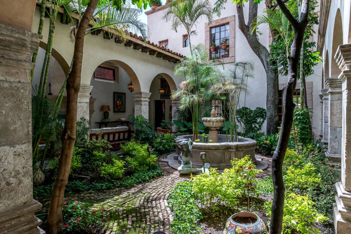 Accommodation ∙ 6 Bedrooms ∙ 15 Guests - San Miguel de Allende